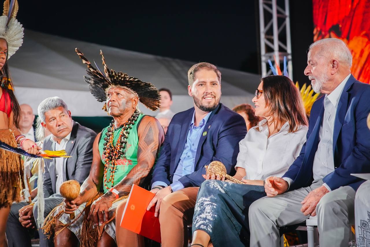 Jerônimo Rodrigues prestigia cerimônia de retorno do Manto Tupinambá ao ...
